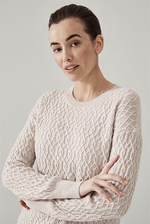 Oat Wool Twisted Cable Knit - WOMEN Knitwear | Trenery