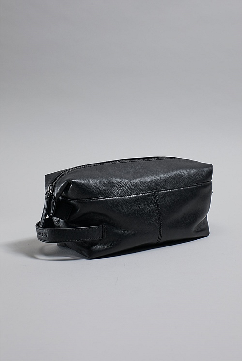 Black Marc Leather Wash Bag - MEN Bags & Wallets | Trenery