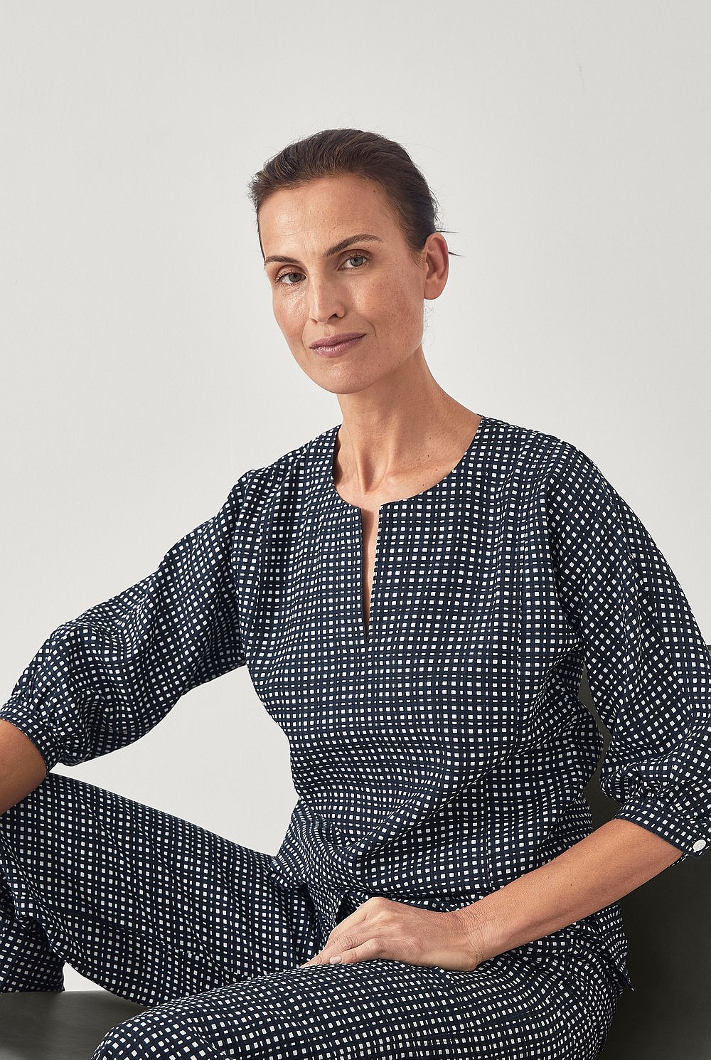 Night Sky Mini Grid Vent Neck Top - WOMEN Shirts | Trenery