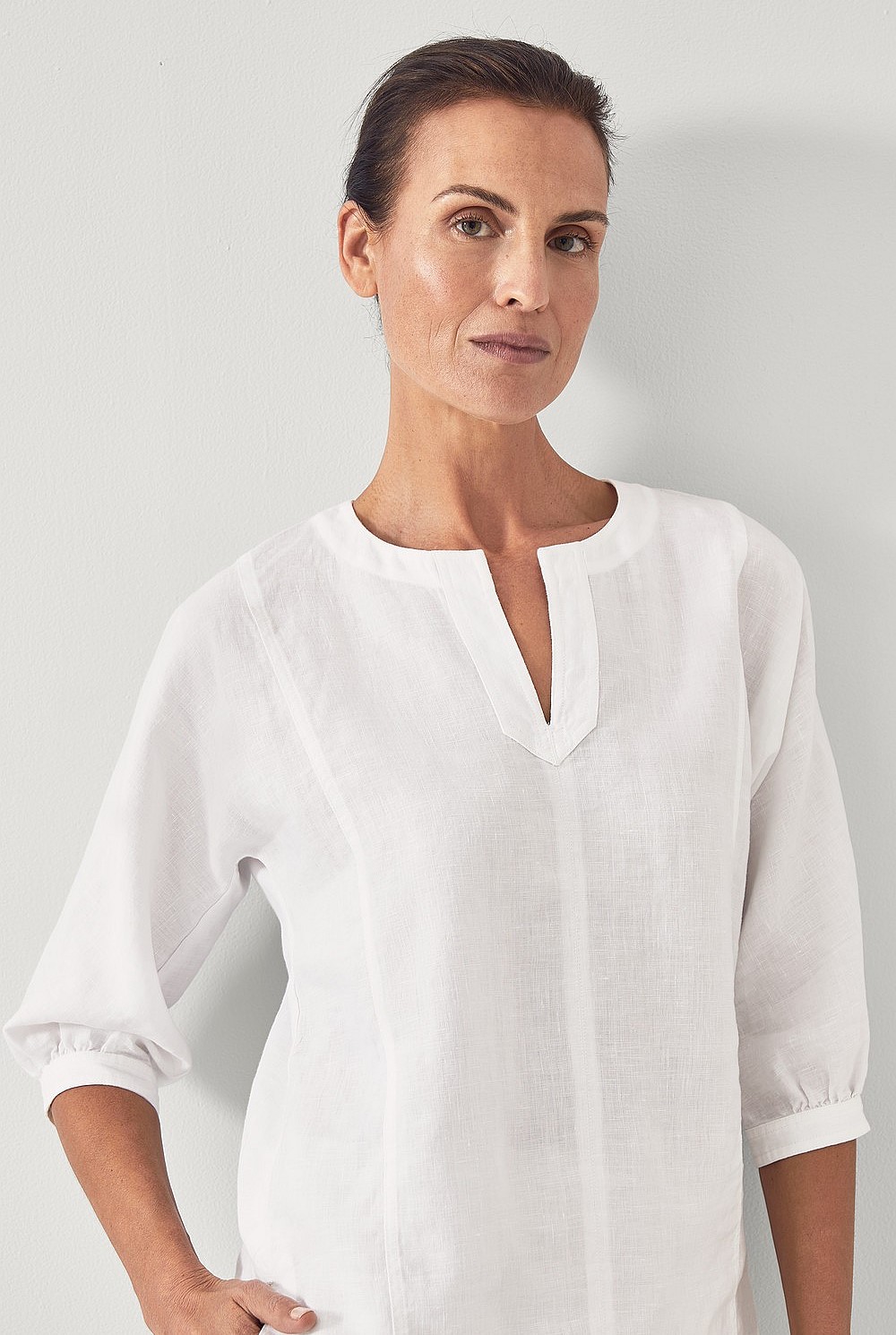 White Linen Vent Neck Top - WOMEN Shirts | Trenery