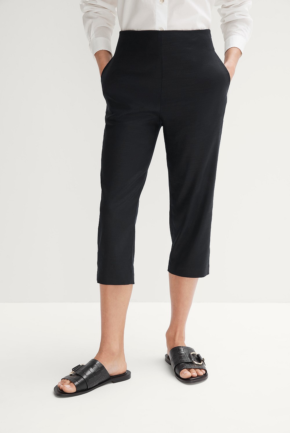Black Stretch Linen Capri Pant - WOMEN Pants | Trenery