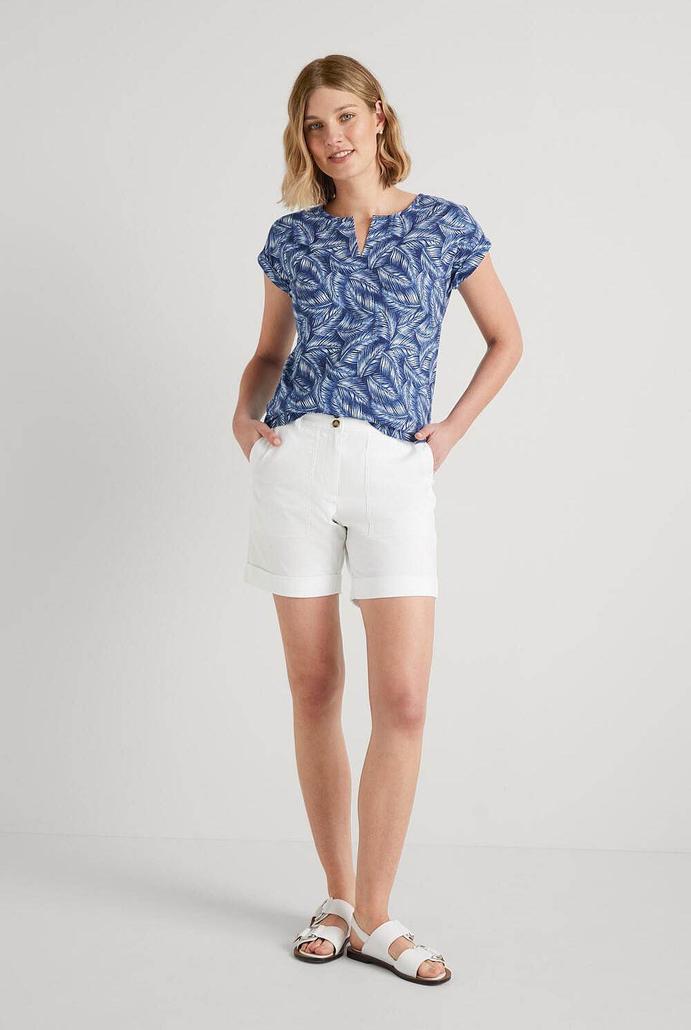 Night Sky Linen Cotton Oasis Frond Vent Neck T-shirt - WOMEN T-Shirts ...