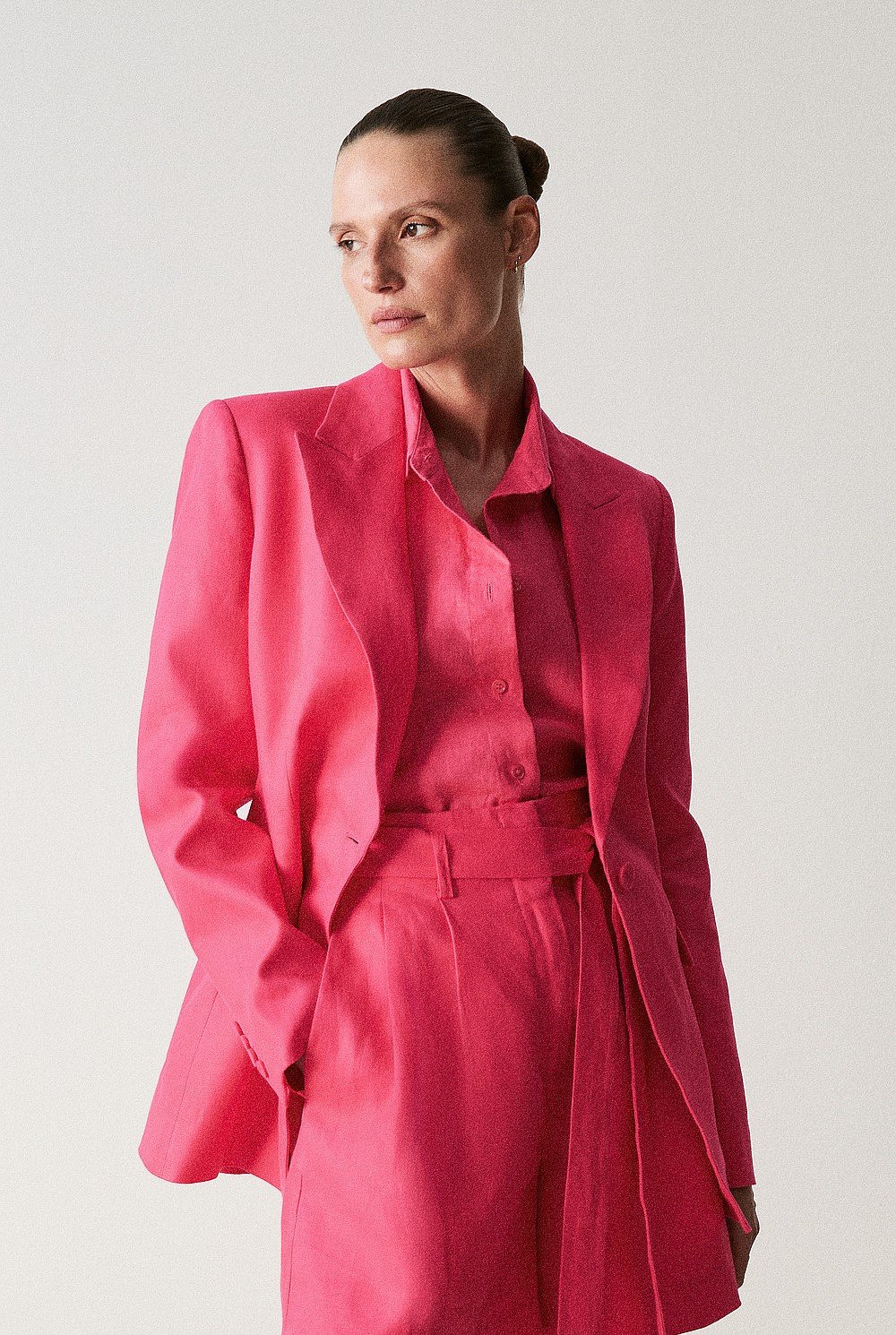Vivid Pink Linen Twill Single Breasted Blazer - WOMEN Outerwear | Trenery